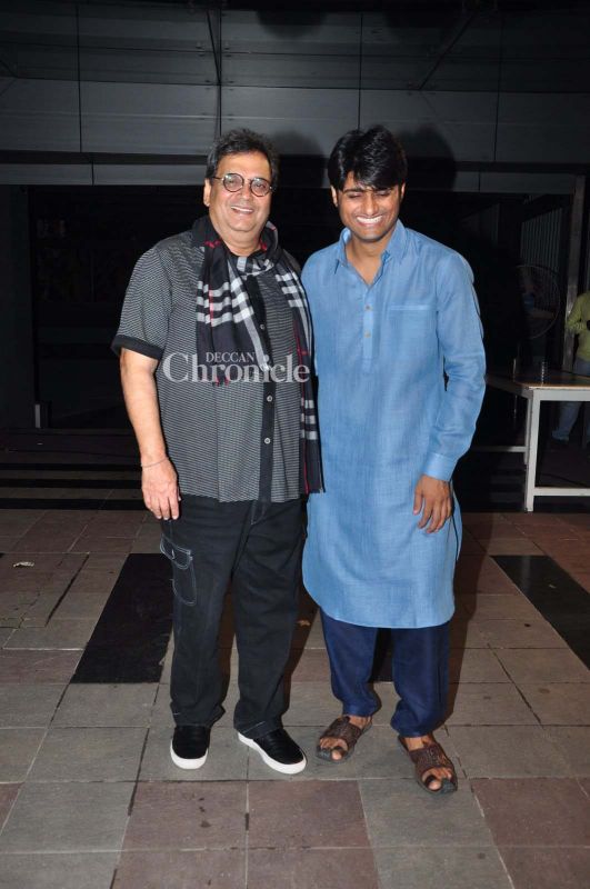 Esha, Daisy, other stars make Omung Kumar's birthday memorable for him