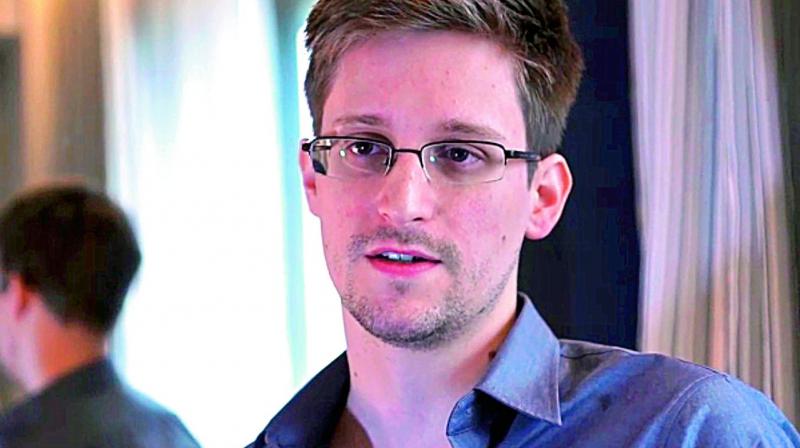 Edward Snowden, WikiLeaks in tweet war